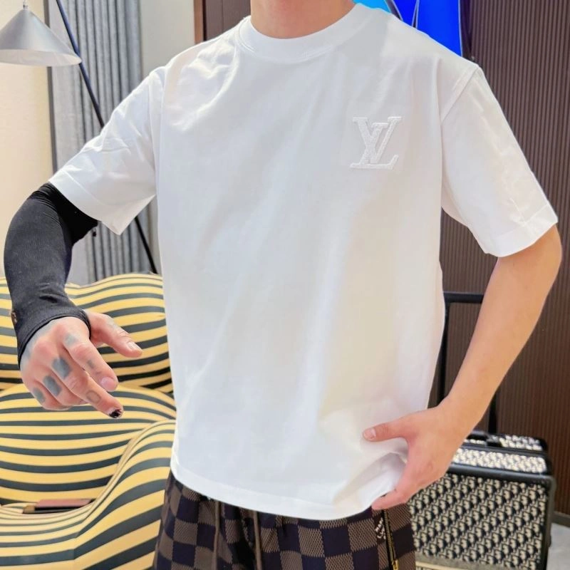 Bargain Louis Vuitton T-Shirts