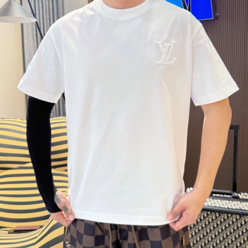Bargain Louis Vuitton T-Shirts