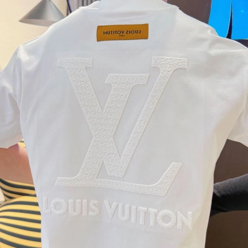 Bargain Louis Vuitton T-Shirts