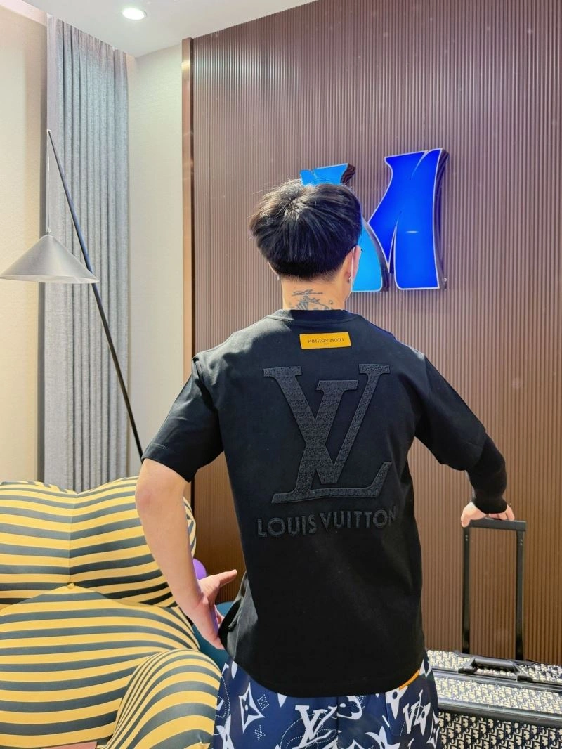 Exact replica Louis Vuitton T-Shirts