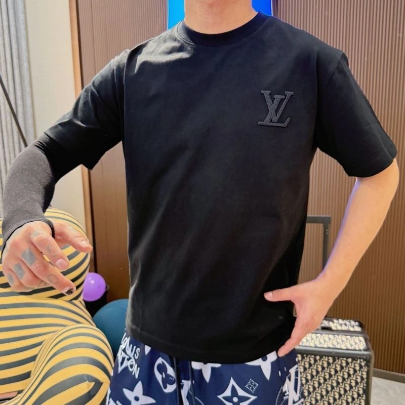 Exact replica Louis Vuitton T-Shirts