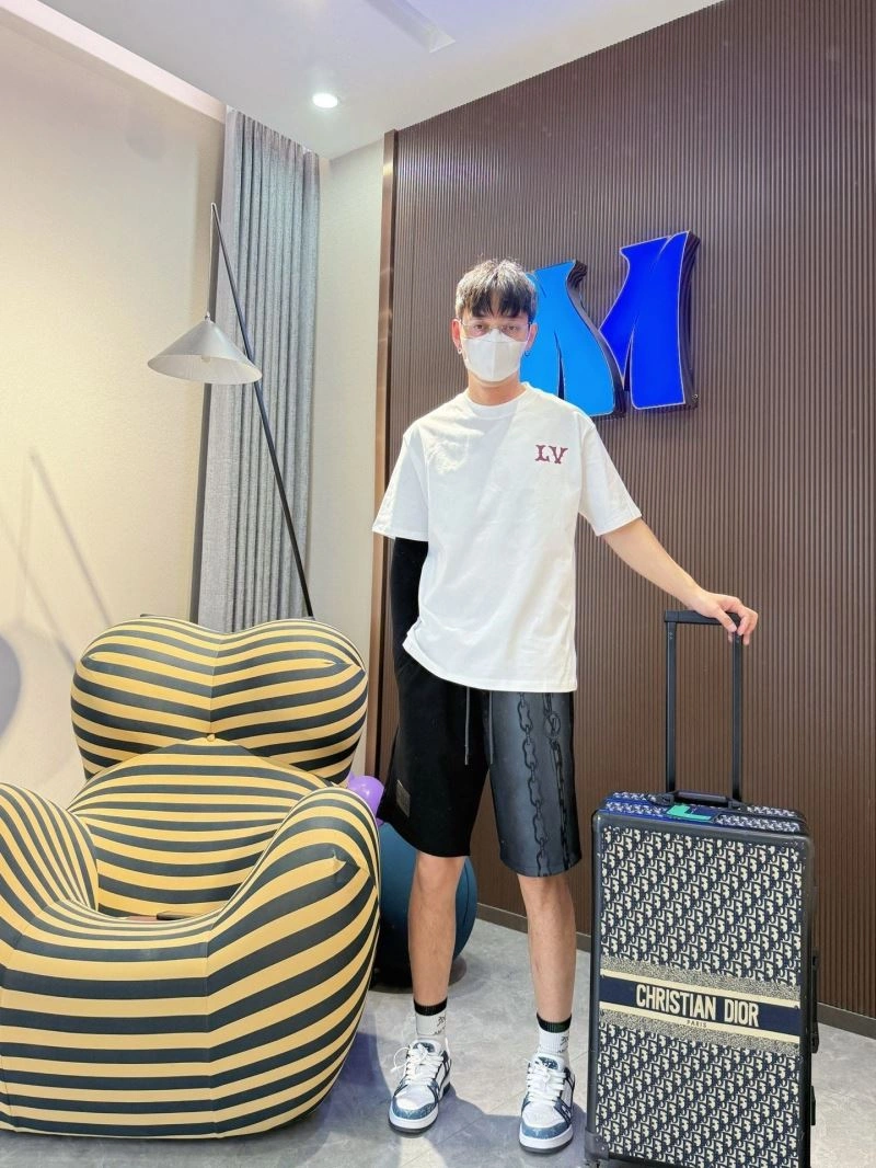 Cut-rate Louis Vuitton T-Shirts