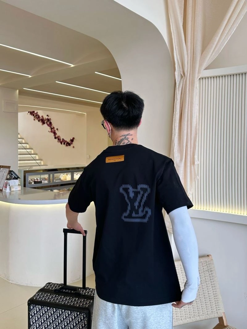 Top match Louis Vuitton T-Shirts