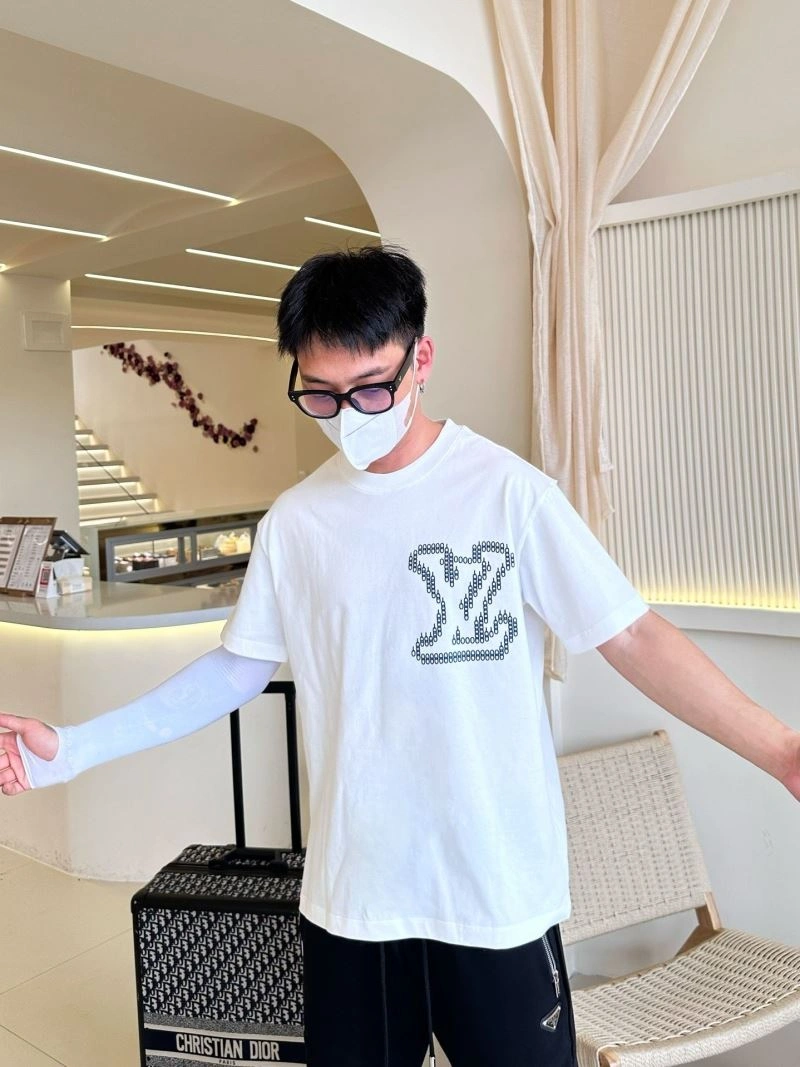 Indistinguishable Louis Vuitton T-Shirts