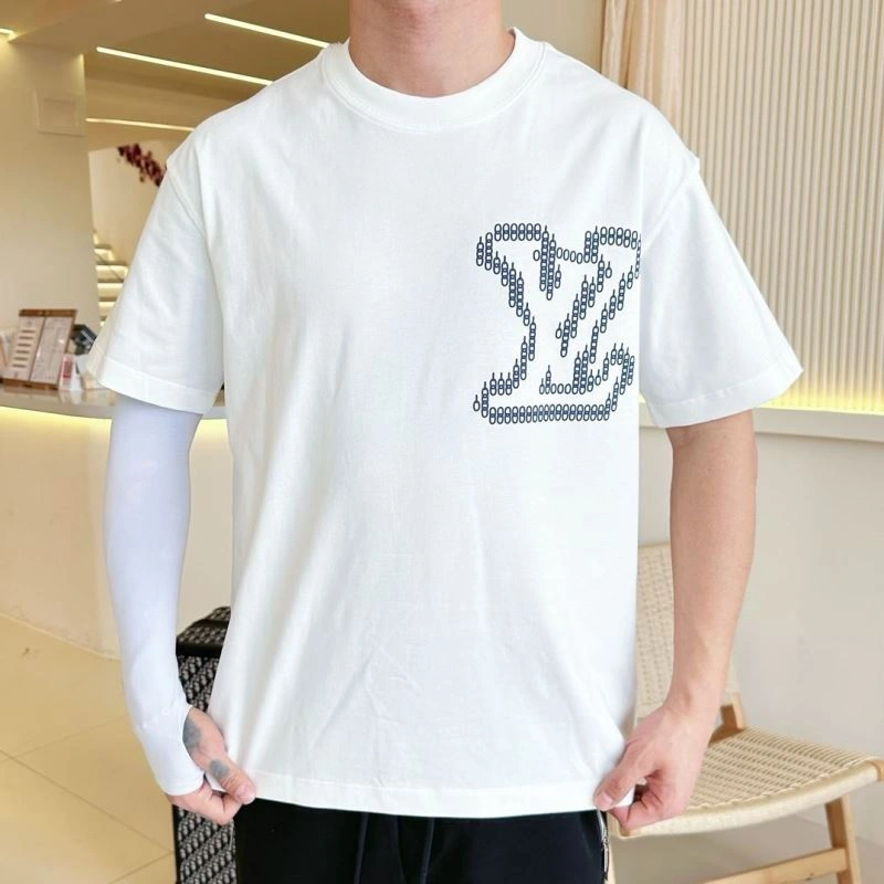 Indistinguishable Louis Vuitton T-Shirts