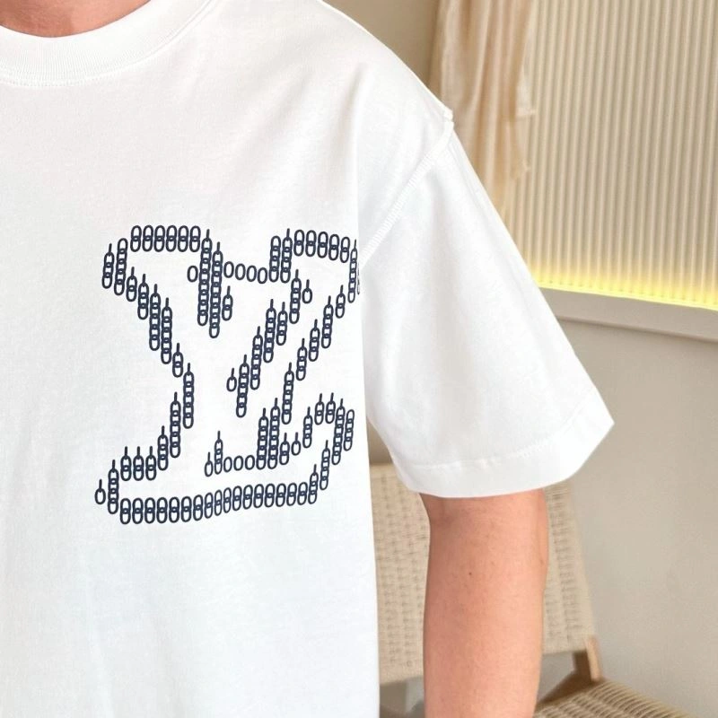 Indistinguishable Louis Vuitton T-Shirts