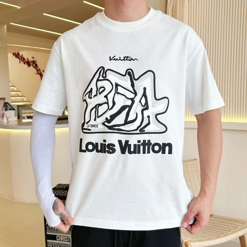 Top match Louis Vuitton T-Shirts