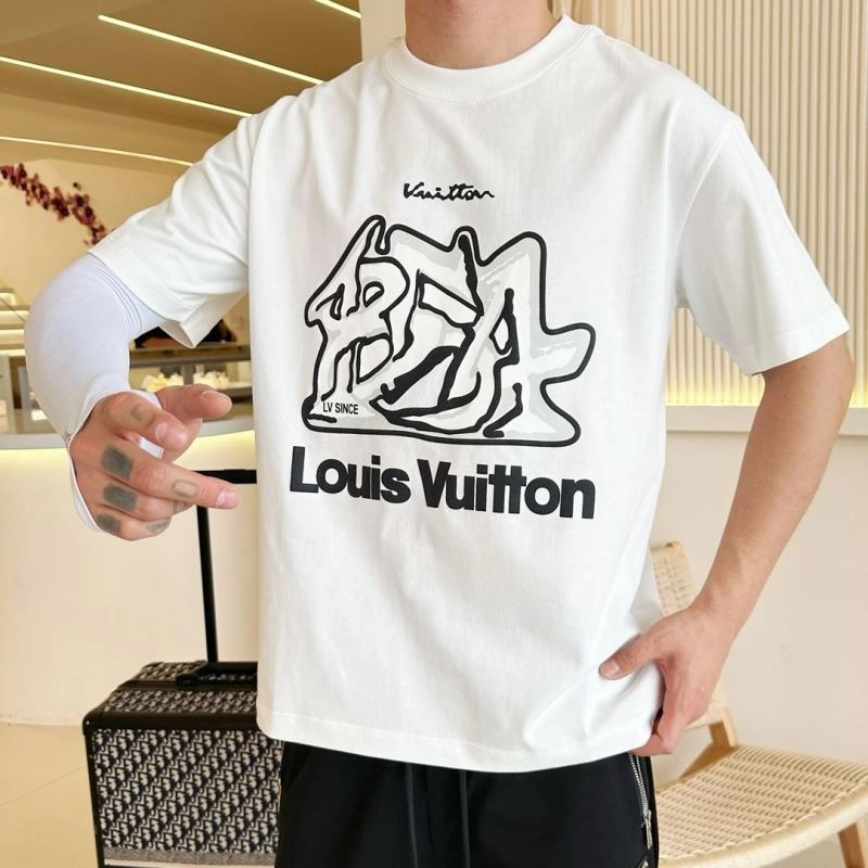 Top match Louis Vuitton T-Shirts