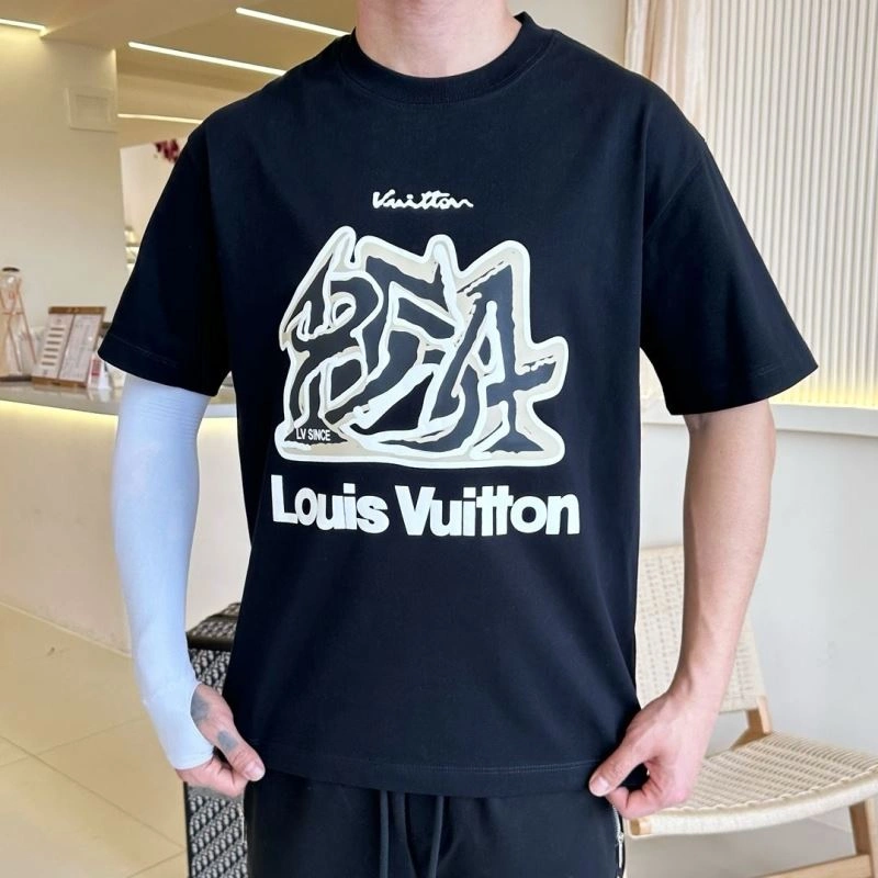 Indistinguishable Louis Vuitton T-Shirts