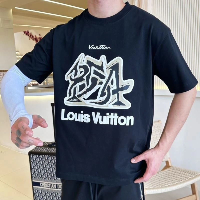 Indistinguishable Louis Vuitton T-Shirts