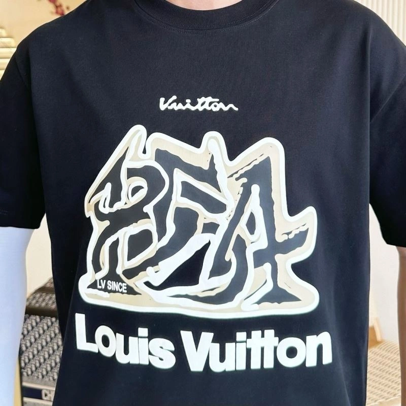 Indistinguishable Louis Vuitton T-Shirts