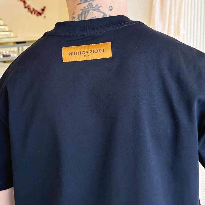 Indistinguishable Louis Vuitton T-Shirts