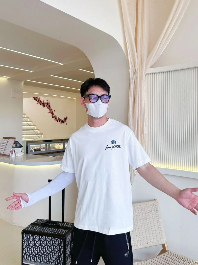 Factory-made Louis Vuitton T-Shirts