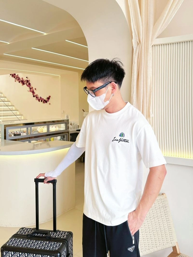 Factory-made Louis Vuitton T-Shirts