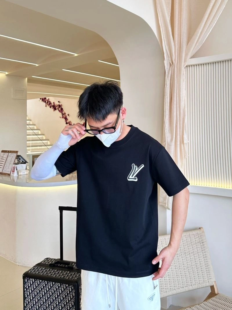 Bargain Louis Vuitton T-Shirts