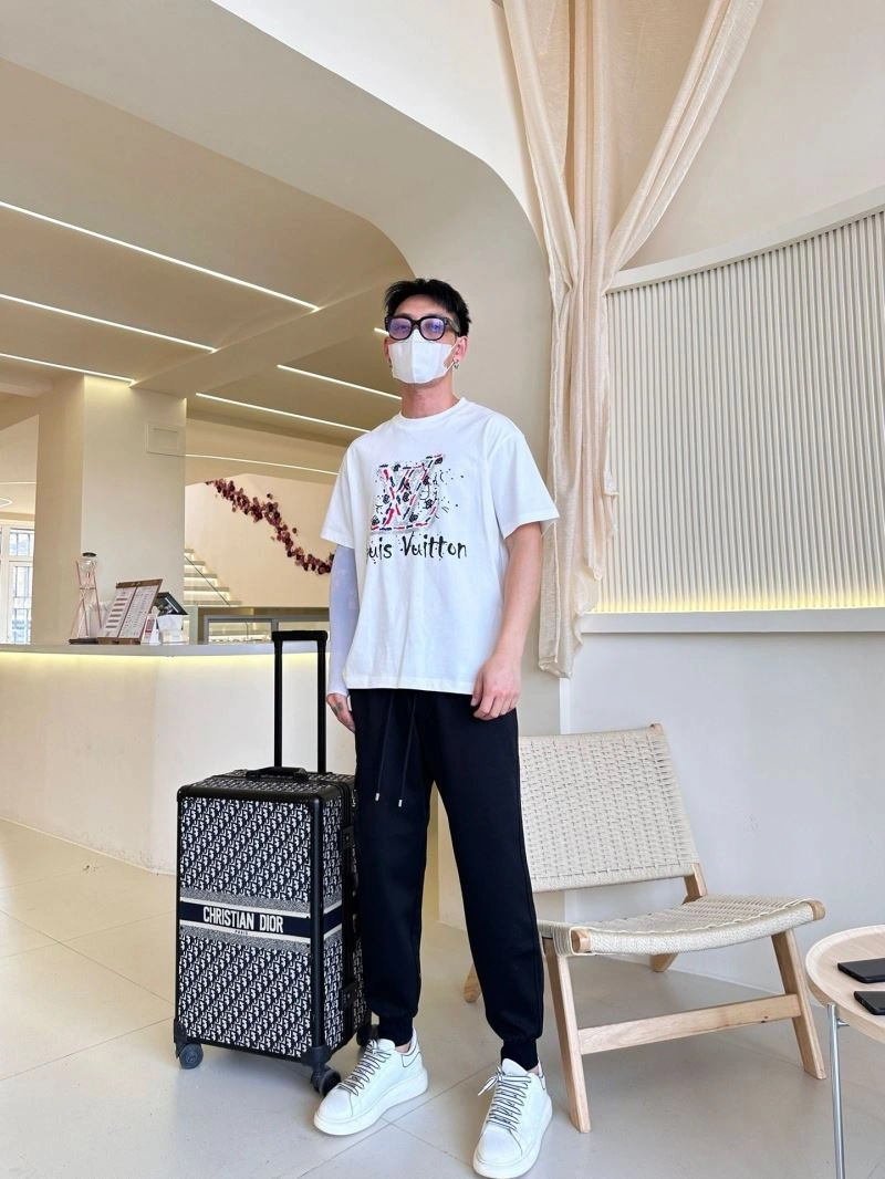 Factory-made Louis Vuitton T-Shirts