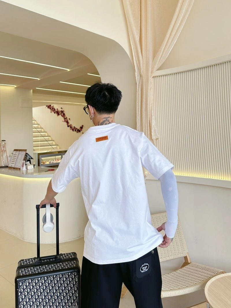 Perfect replica Louis Vuitton T-Shirts