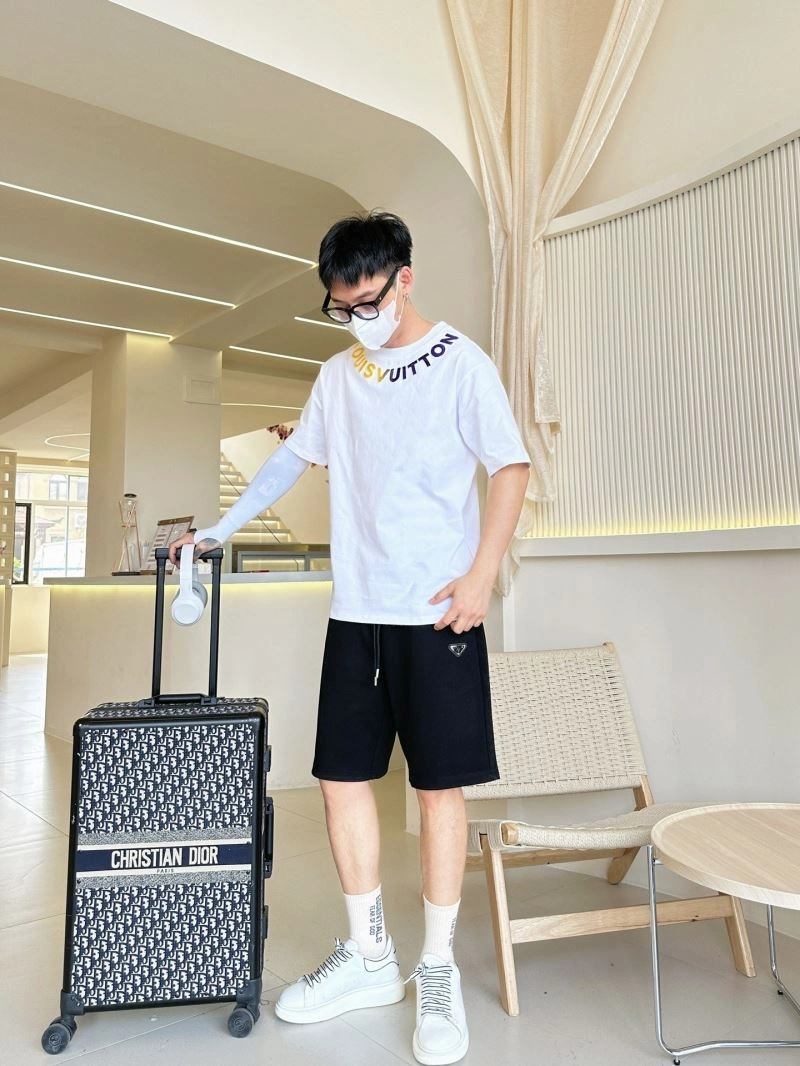 Perfect replica Louis Vuitton T-Shirts