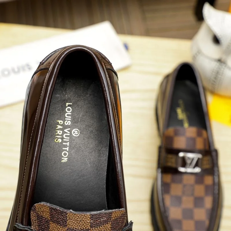 Accurate model Louis Vuitton Tods Shoes