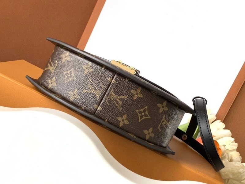 Accurate model Louis Vuitton Top Handle Bags