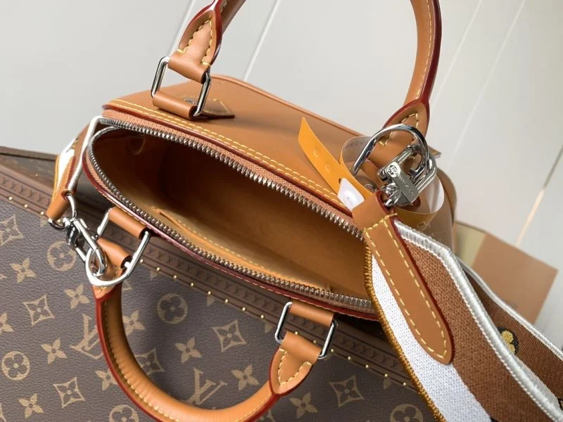 High accuracy Louis Vuitton Top Handle Bags