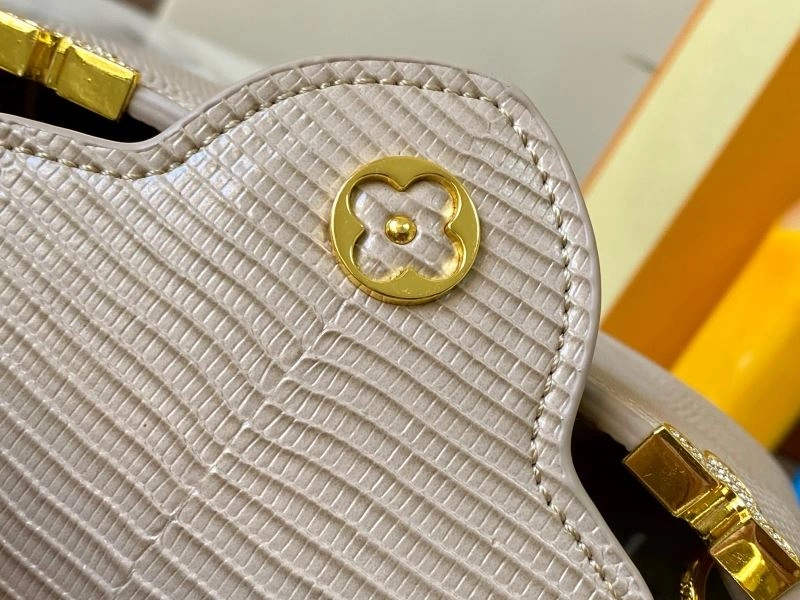 Accurate model Louis Vuitton Top Handle Bags