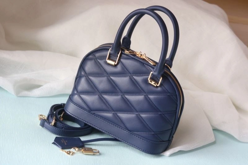 Accurate model Louis Vuitton Top Handle Bags