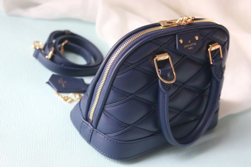Accurate model Louis Vuitton Top Handle Bags