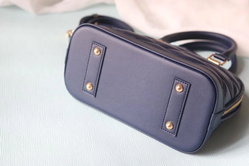 Accurate model Louis Vuitton Top Handle Bags
