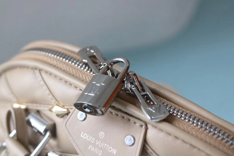 Top mirror Louis Vuitton Top Handle Bags