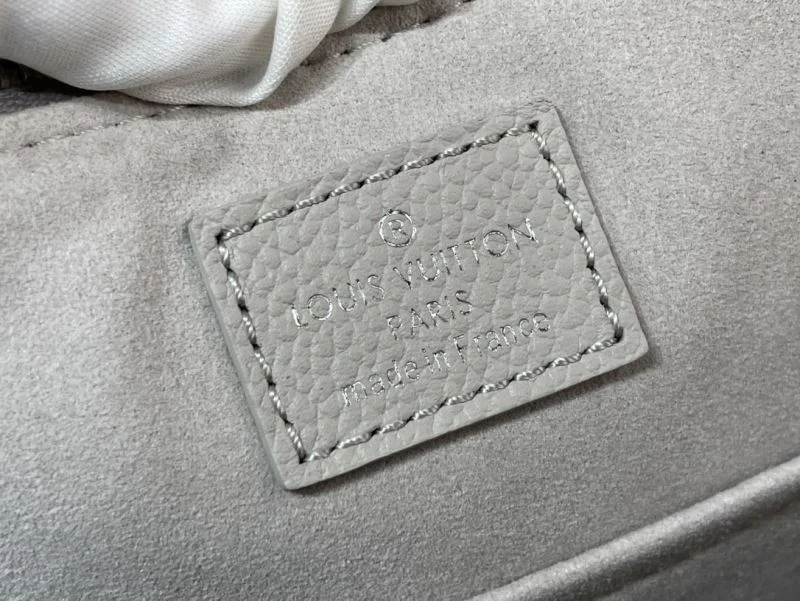 Accurate model Louis Vuitton Top Handle Bags