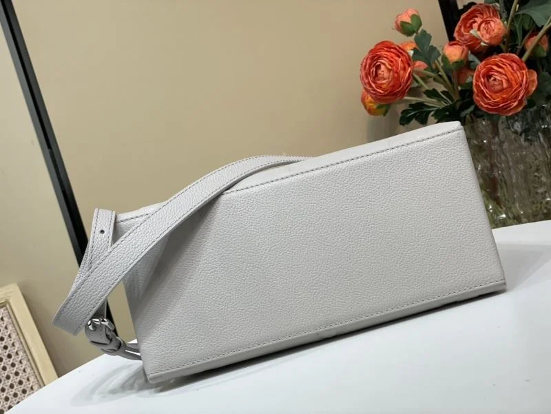 Accurate model Louis Vuitton Top Handle Bags