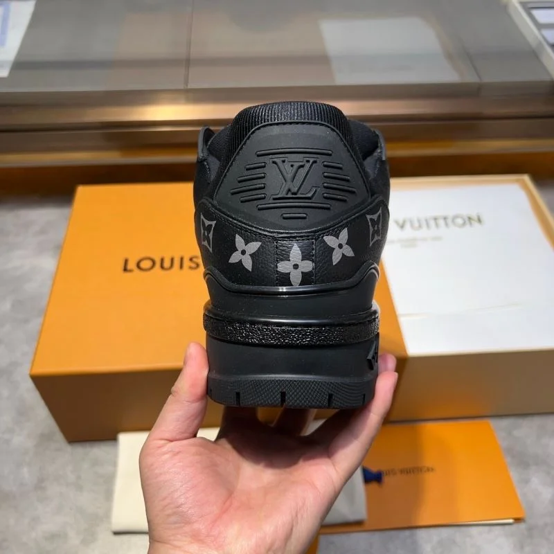 Economical Louis Vuitton Trainer Sneaker