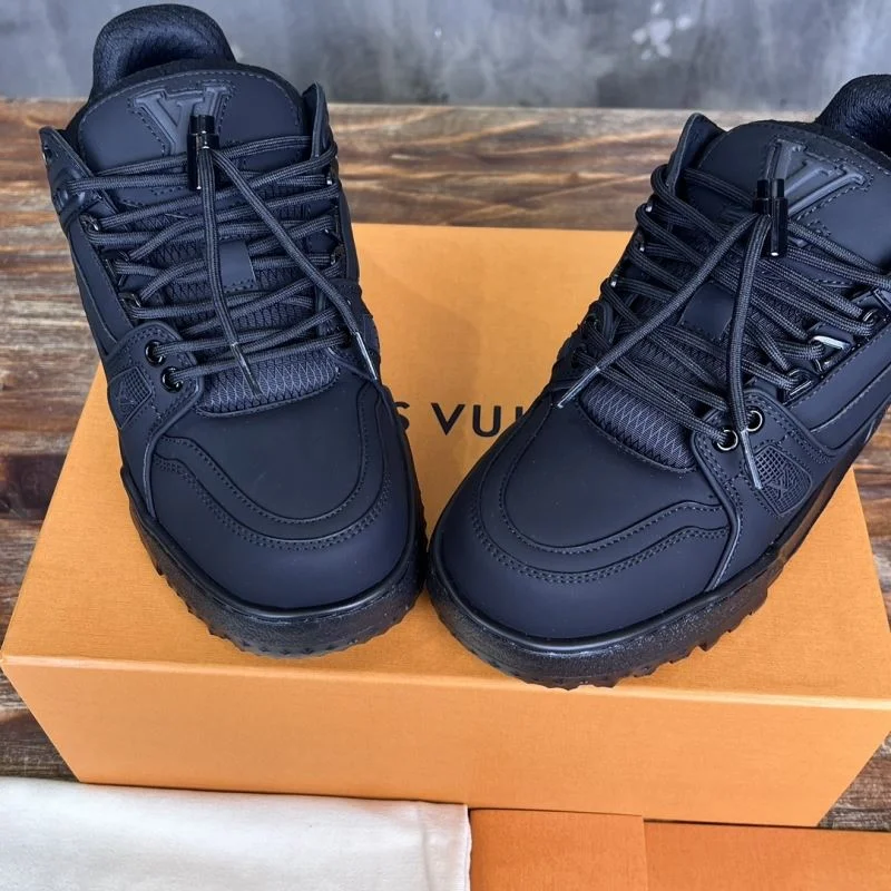Bargain Louis Vuitton Trainer Sneaker