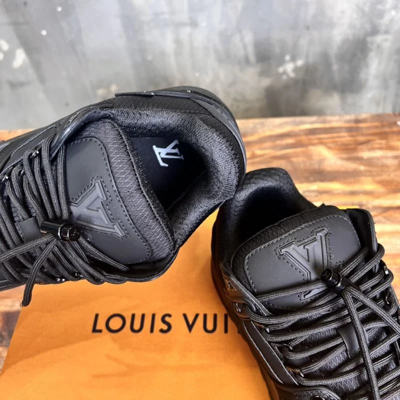 Bargain Louis Vuitton Trainer Sneaker