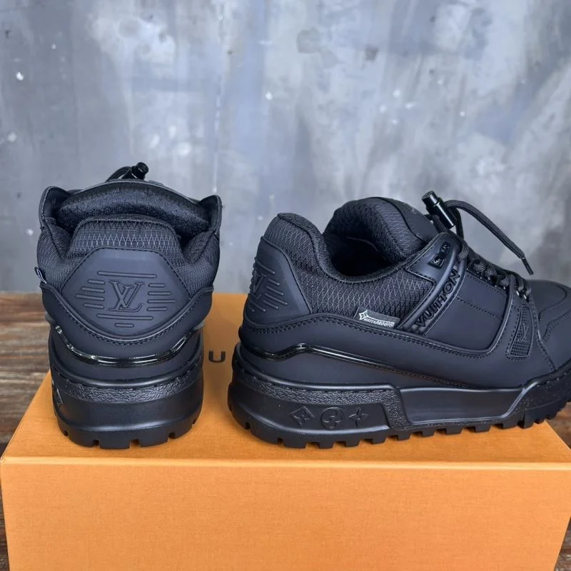 Bargain Louis Vuitton Trainer Sneaker