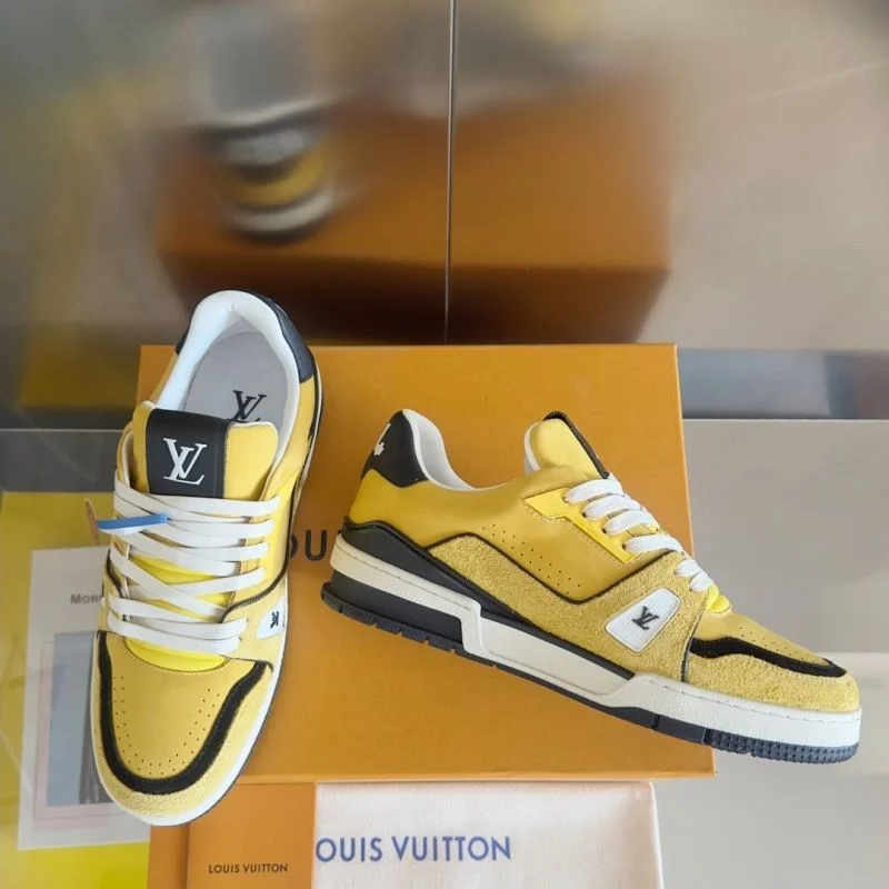 Accurate model Louis Vuitton Trainer Sneaker