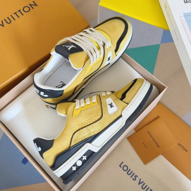 Accurate model Louis Vuitton Trainer Sneaker
