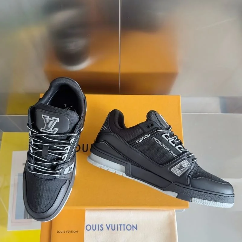 Exact replica Louis Vuitton Trainer Sneaker