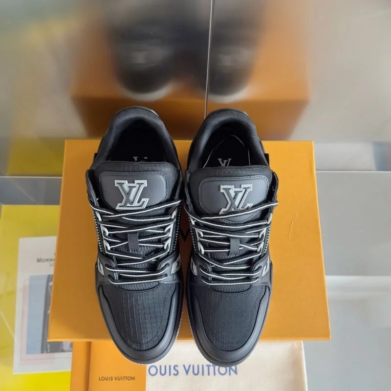Exact replica Louis Vuitton Trainer Sneaker