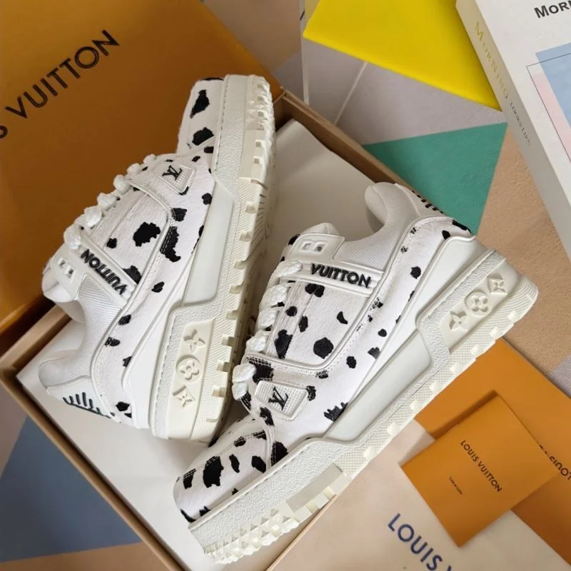 Exact replica Louis Vuitton Trainer Sneaker