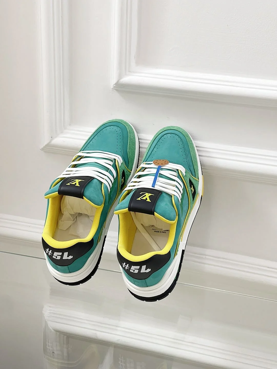 Accurate model Louis Vuitton Trainer Sneaker