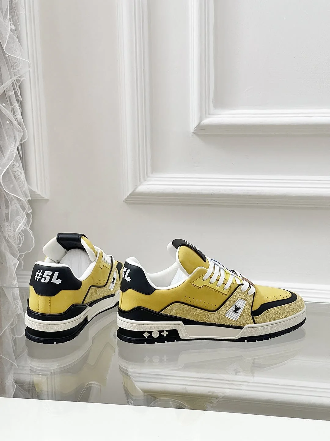 Economical Louis Vuitton Trainer Sneaker