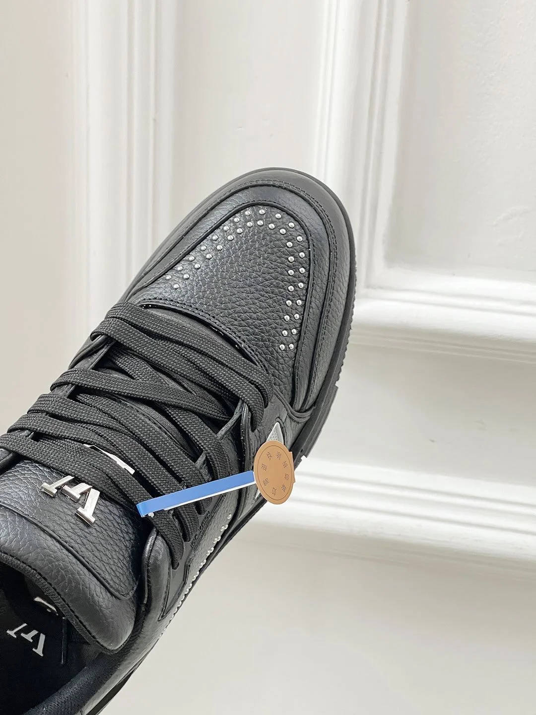 Accurate model Louis Vuitton Trainer Sneaker