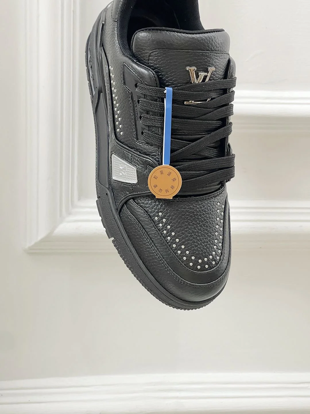 Accurate model Louis Vuitton Trainer Sneaker