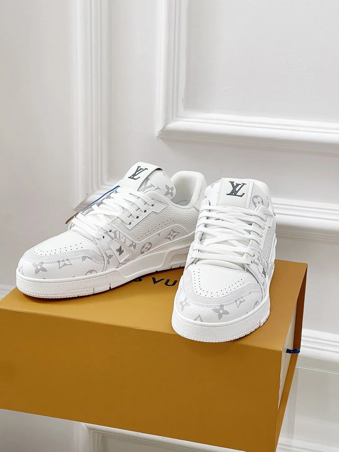 Original Louis Vuitton Trainer Sneaker