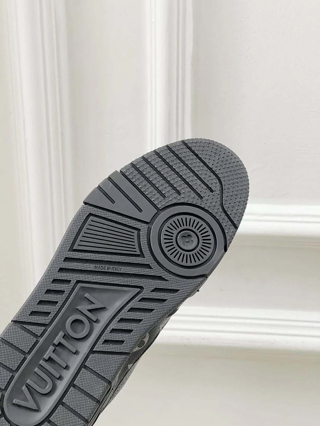 Value-priced Louis Vuitton Trainer Sneaker