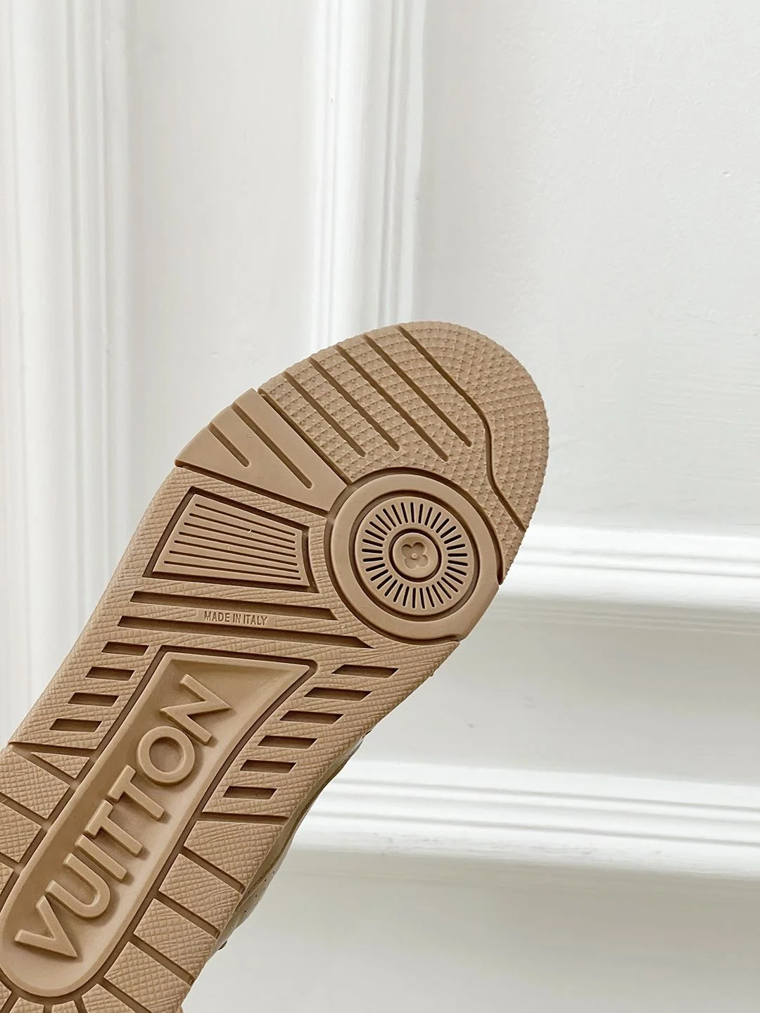 High fidelity Louis Vuitton Trainer Sneaker