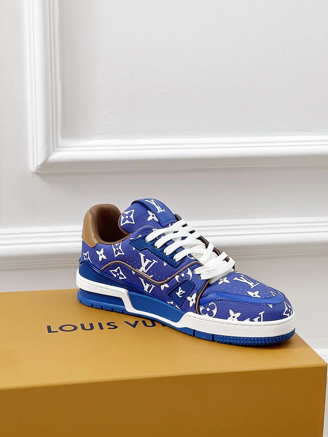 Economical Louis Vuitton Trainer Sneaker