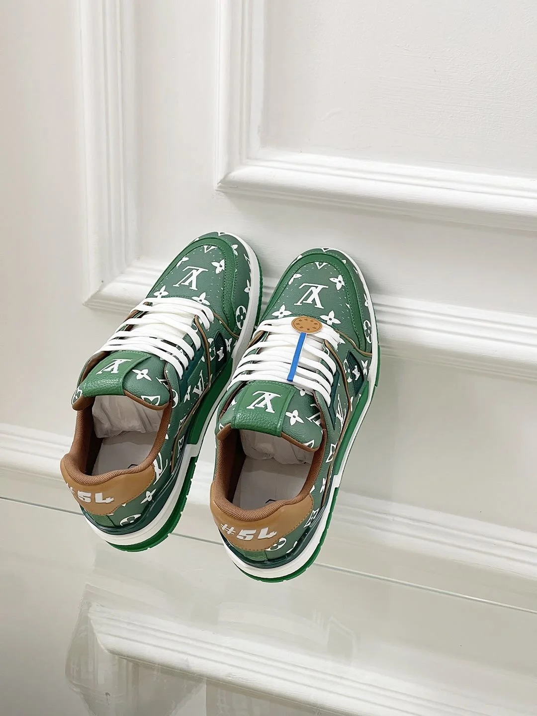 Reasonably priced Louis Vuitton Trainer Sneaker